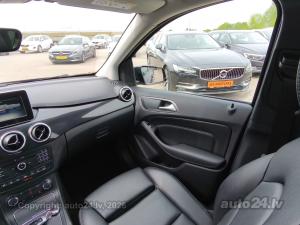 Melns Mercedes-Benz B-Class 2017 Tartu, ar dzinēja tilpumu 2.10 L un nobraukumu 150 tūkst. km par 12999 €, foto 6 vietnē AUTOMOTO.COM.LV
