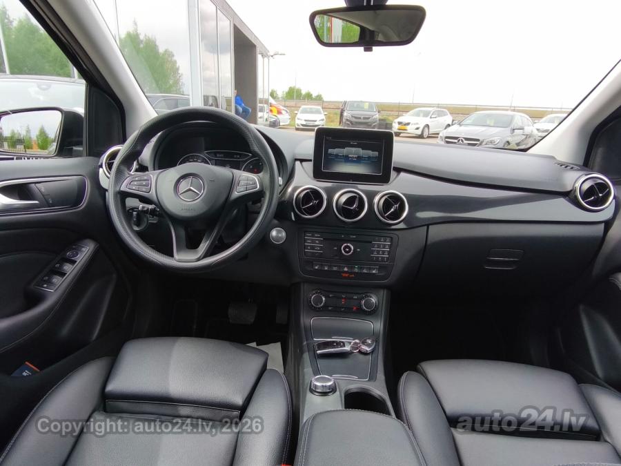 Melns Mercedes-Benz B-Class 2017 Tartu, ar dzinēja tilpumu 2.10 L un nobraukumu 150 tūkst. km par 12999 €, foto 8 vietnē AUTOMOTO.COM.LV