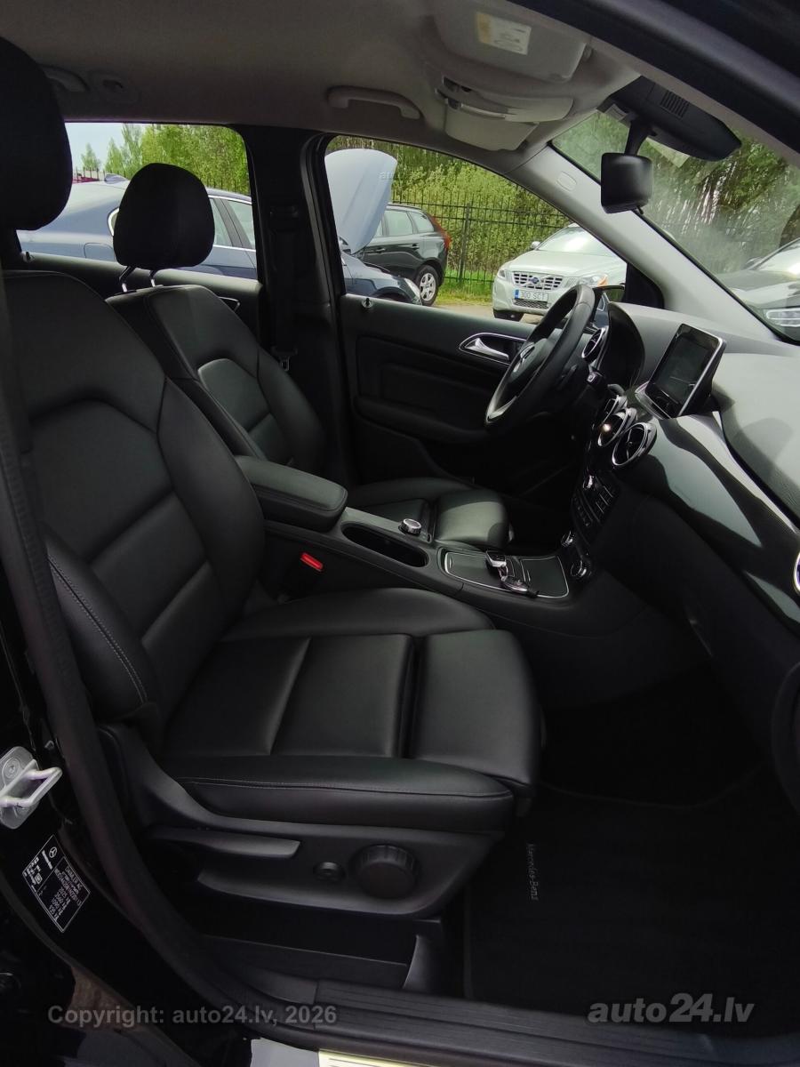 Melns Mercedes-Benz B-Class 2017 Tartu, ar dzinēja tilpumu 2.10 L un nobraukumu 150 tūkst. km par 12999 €, foto 11 vietnē AUTOMOTO.COM.LV