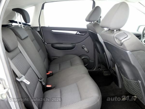 Pelēks Mercedes-Benz B-Class 2009 Tallina, ar dzinēja tilpumu 2.00 L un nobraukumu 245 tūkst. km par 1799 €, foto 8 vietnē AUTOMOTO.COM.LV