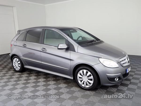 Pelēks Mercedes-Benz B-Class 2010 Tallina, ar dzinēja tilpumu 2.00 L un nobraukumu 379 tūkst. km par 1999 €, foto 1 vietnē AUTOMOTO.COM.LV