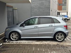 Pelēks Mercedes-Benz B-Class 2005 Tallina, ar dzinēja tilpumu 2.00 L un nobraukumu 387 tūkst. km par 3000 €, foto 4 vietnē AUTOMOTO.COM.LV