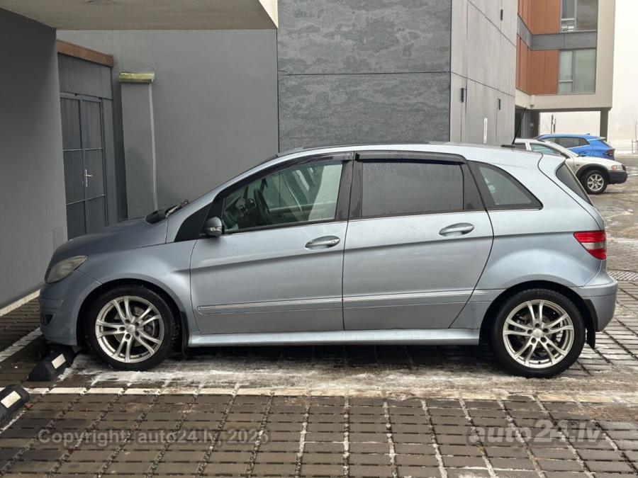 Pelēks Mercedes-Benz B-Class 2005 Tallina, ar dzinēja tilpumu 2.00 L un nobraukumu 387 tūkst. km par 3000 €, foto 4 vietnē AUTOMOTO.COM.LV
