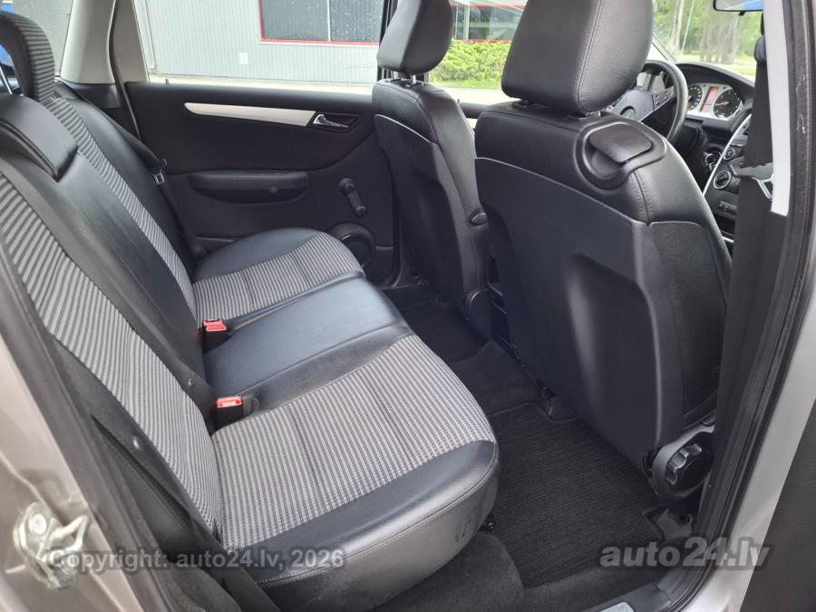 Grey Mercedes-Benz B-Class 2005 in Tartu, with an engine capacity of 2.00 L and mileage of 212 thousand km for 1550 €, photo 10 on AUTOMOTO.COM.LV