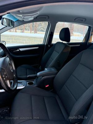 Pelēks Mercedes-Benz B-Class 2006 Tallina, ar dzinēja tilpumu 2.00 L un nobraukumu 0 tūkst. km par 2499 €, foto 9 vietnē AUTOMOTO.COM.LV