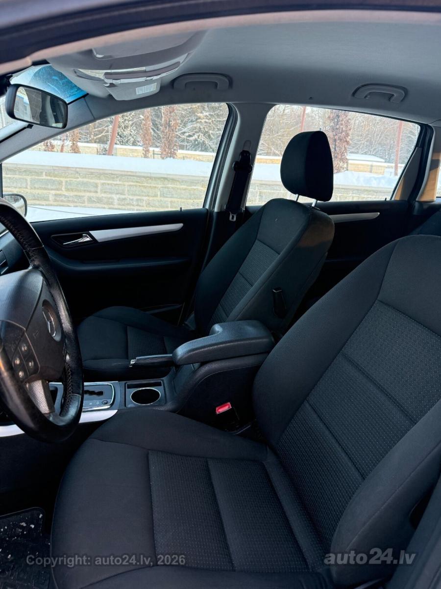 Pelēks Mercedes-Benz B-Class 2006 Tallina, ar dzinēja tilpumu 2.00 L un nobraukumu 0 tūkst. km par 2499 €, foto 9 vietnē AUTOMOTO.COM.LV