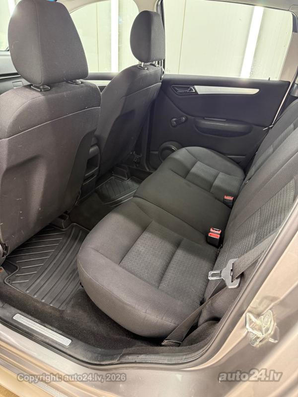 Grey Mercedes-Benz B-Class 2006 in Tallinn, with an engine capacity of 1.70 L and mileage of 270 thousand km for 2500 €, photo 6 on AUTOMOTO.COM.LV