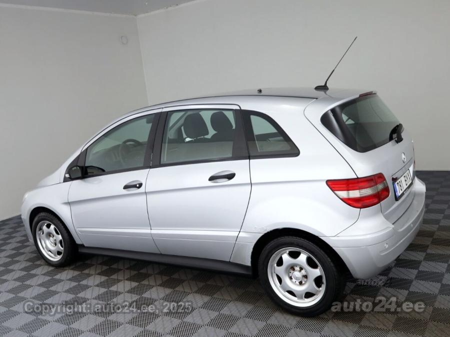Pelēks Mercedes-Benz B-Class 2007 Tallina, ar dzinēja tilpumu 2.00 L un nobraukumu 210 tūkst. km par 1199 €, foto 4 vietnē AUTOMOTO.COM.LV