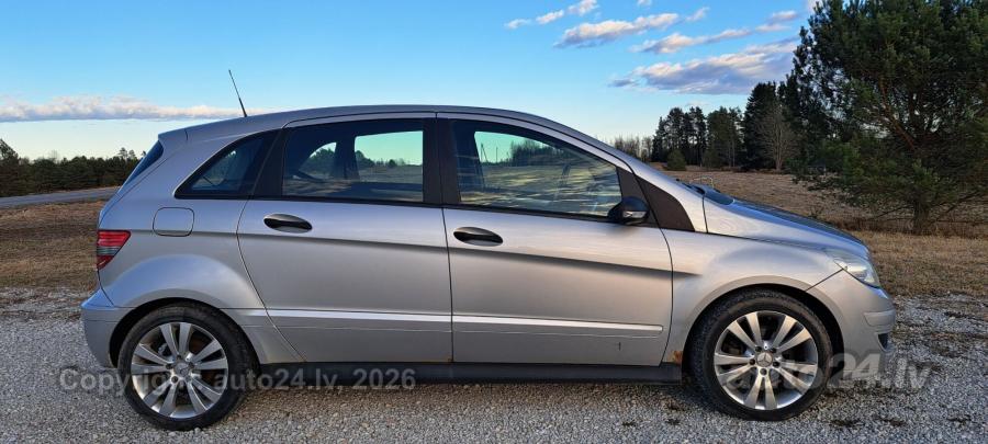 Pelēks Mercedes-Benz B-Class 2007 Tallina, ar dzinēja tilpumu 2.00 L un nobraukumu 392 tūkst. km par 1800 €, foto 5 vietnē AUTOMOTO.COM.LV