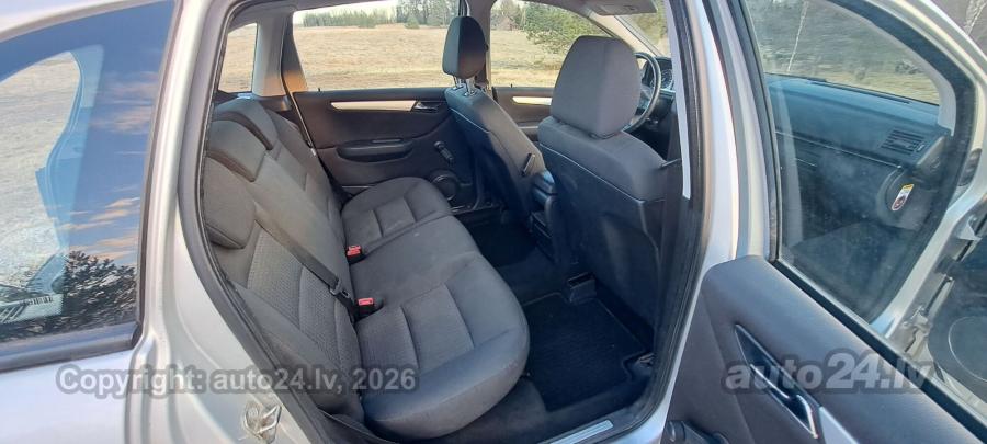 Pelēks Mercedes-Benz B-Class 2007 Tallina, ar dzinēja tilpumu 2.00 L un nobraukumu 392 tūkst. km par 1800 €, foto 8 vietnē AUTOMOTO.COM.LV