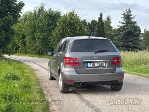 Grey Mercedes-Benz B-Class 2009 in Tartu, with an engine capacity of 1.70 L and mileage of 239 thousand km for 3890 €, photo 5 on AUTOMOTO.COM.LV