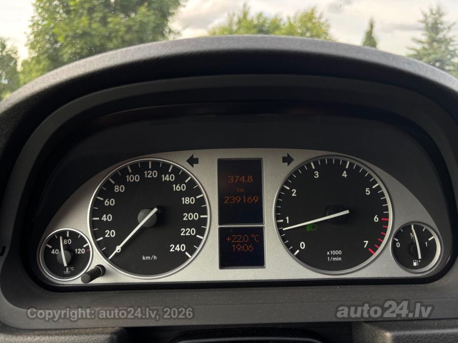 Pelēks Mercedes-Benz B-Class 2009 Tartu, ar dzinēja tilpumu 1.70 L un nobraukumu 239 tūkst. km par 3890 €, foto 8 vietnē AUTOMOTO.COM.LV