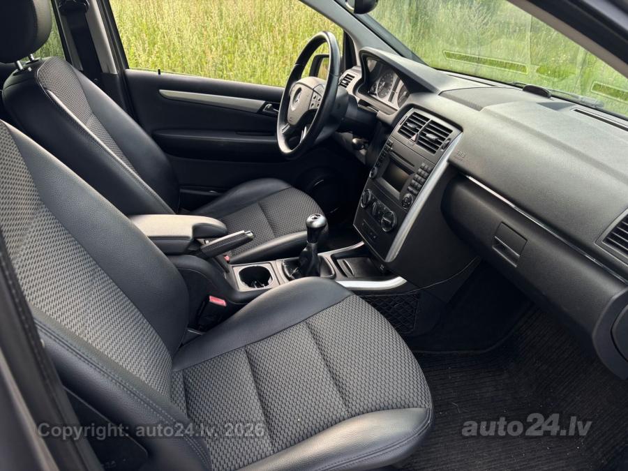 Pelēks Mercedes-Benz B-Class 2009 Tartu, ar dzinēja tilpumu 1.70 L un nobraukumu 239 tūkst. km par 3890 €, foto 13 vietnē AUTOMOTO.COM.LV