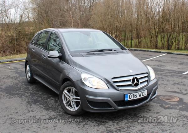 Pelēks Mercedes-Benz B-Class 2010 Rapla, ar dzinēja tilpumu 2.00 L un nobraukumu 314 tūkst. km par 3199 €, foto 1 vietnē AUTOMOTO.COM.LV