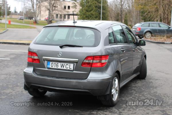 Pelēks Mercedes-Benz B-Class 2010 Rapla, ar dzinēja tilpumu 2.00 L un nobraukumu 314 tūkst. km par 3199 €, foto 4 vietnē AUTOMOTO.COM.LV