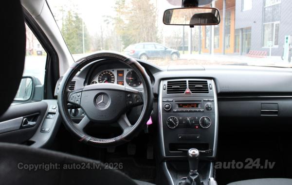 Pelēks Mercedes-Benz B-Class 2010 Rapla, ar dzinēja tilpumu 2.00 L un nobraukumu 314 tūkst. km par 3199 €, foto 8 vietnē AUTOMOTO.COM.LV