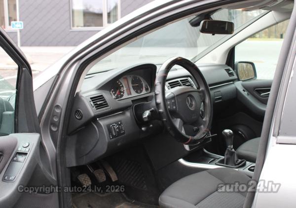 Pelēks Mercedes-Benz B-Class 2010 Rapla, ar dzinēja tilpumu 2.00 L un nobraukumu 314 tūkst. km par 3199 €, foto 9 vietnē AUTOMOTO.COM.LV