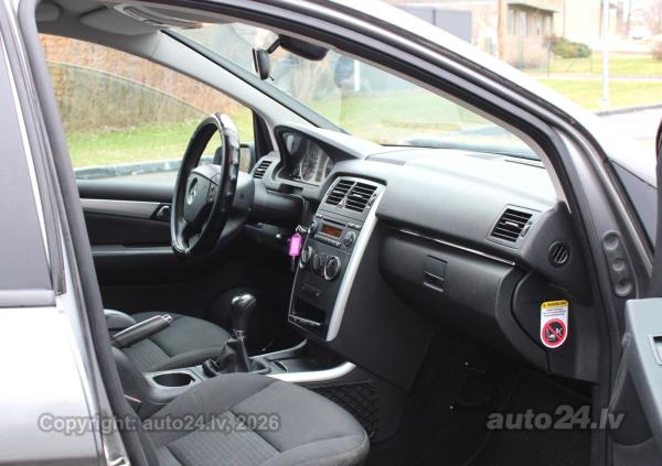 Pelēks Mercedes-Benz B-Class 2010 Rapla, ar dzinēja tilpumu 2.00 L un nobraukumu 314 tūkst. km par 3199 €, foto 10 vietnē AUTOMOTO.COM.LV