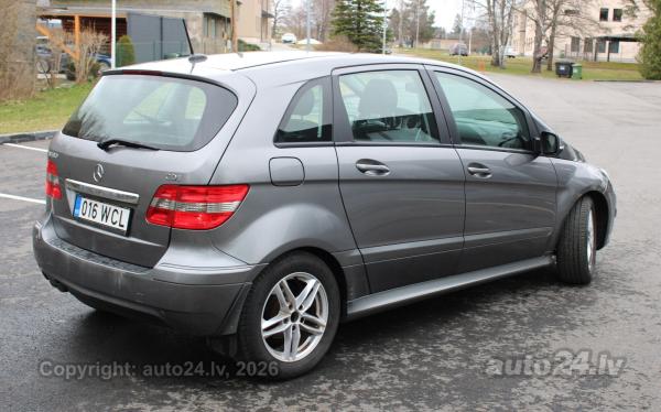 Pelēks Mercedes-Benz B-Class 2010 Rapla, ar dzinēja tilpumu 2.00 L un nobraukumu 314 tūkst. km par 2790 €, foto 3 vietnē AUTOMOTO.COM.LV