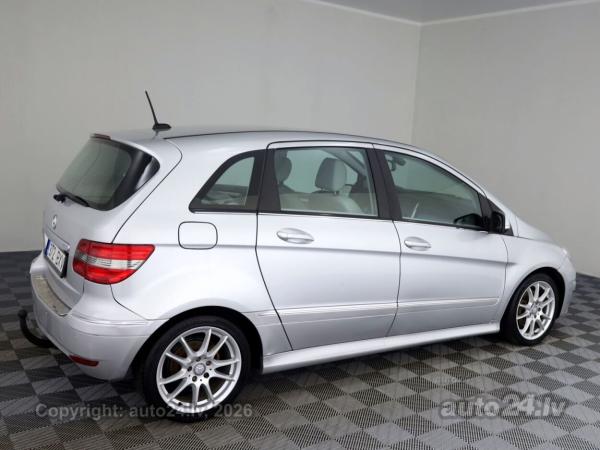 Grey Mercedes-Benz B-Class 2011 in Tallinn, with an engine capacity of 2.00 L and mileage of 232 thousand km for 1999 €, photo 3 on AUTOMOTO.COM.LV