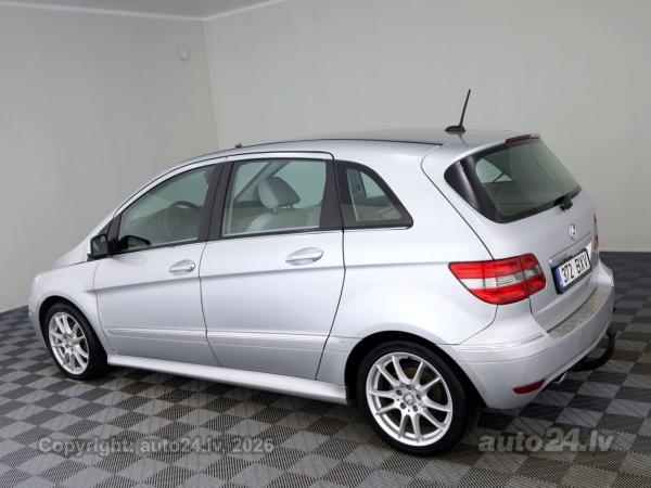 Grey Mercedes-Benz B-Class 2011 in Tallinn, with an engine capacity of 2.00 L and mileage of 232 thousand km for 1999 €, photo 4 on AUTOMOTO.COM.LV