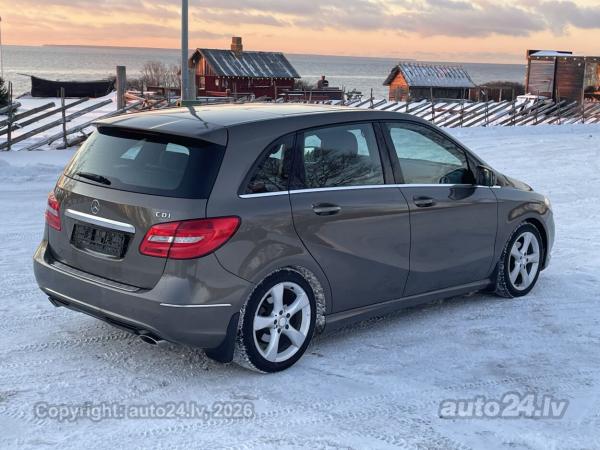 Pelēks Mercedes-Benz B-Class 2012 Viljandi, ar dzinēja tilpumu 1.80 L un nobraukumu 213 tūkst. km par 7980 €, foto 3 vietnē AUTOMOTO.COM.LV