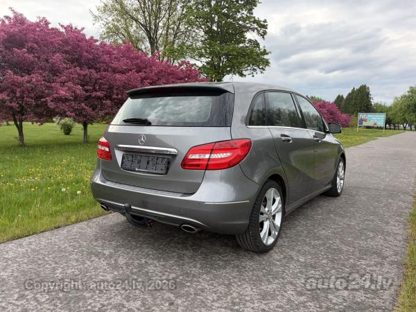 Pelēks Mercedes-Benz B-Class 2013 Viljandi, ar dzinēja tilpumu 1.50 L un nobraukumu 135 tūkst. km par 7990 €, foto 3 vietnē AUTOMOTO.COM.LV