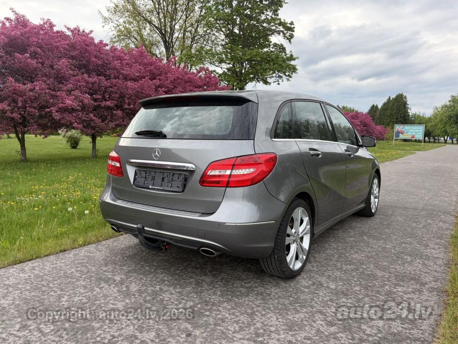 Pelēks Mercedes-Benz B-Class 2013 Viljandi, ar dzinēja tilpumu 1.50 L un nobraukumu 135 tūkst. km par 7990 €, foto 4 vietnē AUTOMOTO.COM.LV