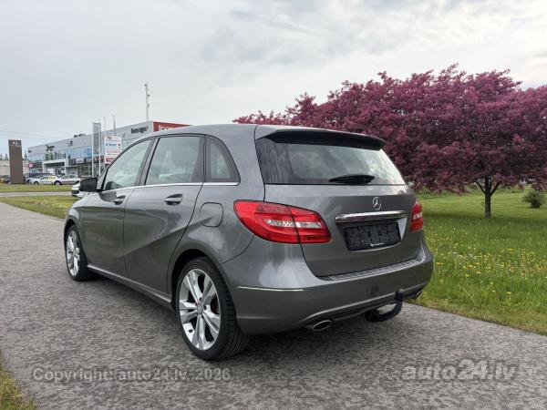 Pelēks Mercedes-Benz B-Class 2013 Viljandi, ar dzinēja tilpumu 1.50 L un nobraukumu 135 tūkst. km par 7990 €, foto 4 vietnē AUTOMOTO.COM.LV