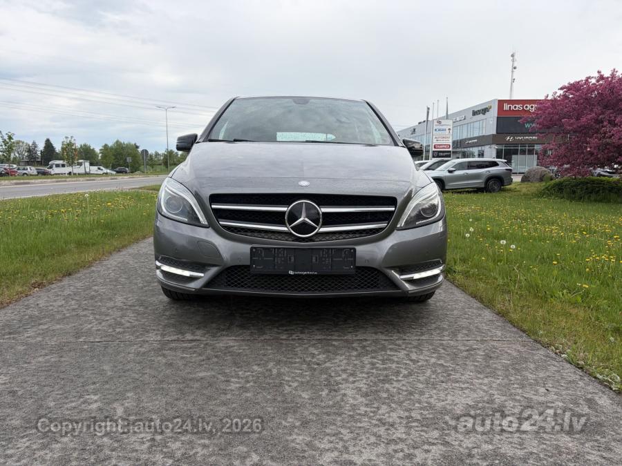 Pelēks Mercedes-Benz B-Class 2013 Viljandi, ar dzinēja tilpumu 1.50 L un nobraukumu 135 tūkst. km par 7990 €, foto 18 vietnē AUTOMOTO.COM.LV