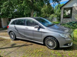 Pelēks Mercedes-Benz B-Class 2013 Tallina, ar dzinēja tilpumu 1.80 L un nobraukumu 163 tūkst. km par 4680 €, foto 3 vietnē AUTOMOTO.COM.LV