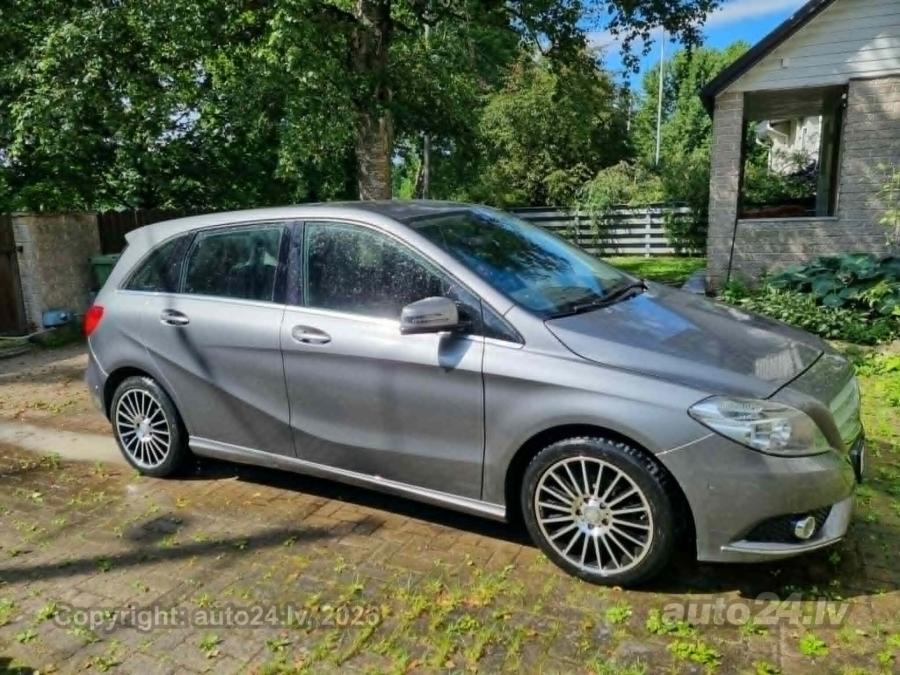 Pelēks Mercedes-Benz B-Class 2013 Tallina, ar dzinēja tilpumu 1.80 L un nobraukumu 163 tūkst. km par 4680 €, foto 3 vietnē AUTOMOTO.COM.LV