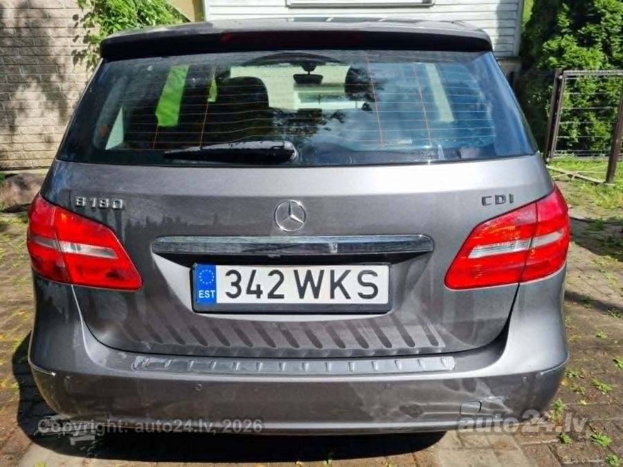 Pelēks Mercedes-Benz B-Class 2013 Tallina, ar dzinēja tilpumu 1.80 L un nobraukumu 163 tūkst. km par 4680 €, foto 4 vietnē AUTOMOTO.COM.LV