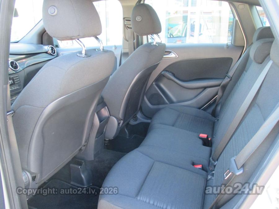Pelēks Mercedes-Benz B-Class 2014 Tartu, ar dzinēja tilpumu 1.50 L un nobraukumu 254 tūkst. km par 5490 €, foto 9 vietnē AUTOMOTO.COM.LV