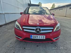 Sarkans Mercedes-Benz B-Class 2012 Pērnava, ar dzinēja tilpumu 1.80 L un nobraukumu 270 tūkst. km par 5500 €, foto 3 vietnē AUTOMOTO.COM.LV