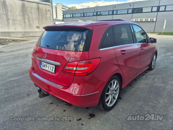 Sarkans Mercedes-Benz B-Class 2012 Pērnava, ar dzinēja tilpumu 1.80 L un nobraukumu 270 tūkst. km par 5500 €, foto 4 vietnē AUTOMOTO.COM.LV