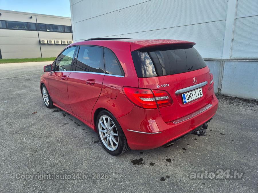 Sarkans Mercedes-Benz B-Class 2012 Pērnava, ar dzinēja tilpumu 1.80 L un nobraukumu 270 tūkst. km par 5500 €, foto 7 vietnē AUTOMOTO.COM.LV