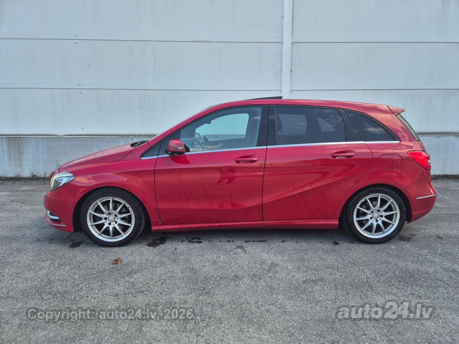 Sarkans Mercedes-Benz B-Class 2012 Pērnava, ar dzinēja tilpumu 1.80 L un nobraukumu 270 tūkst. km par 5500 €, foto 8 vietnē AUTOMOTO.COM.LV