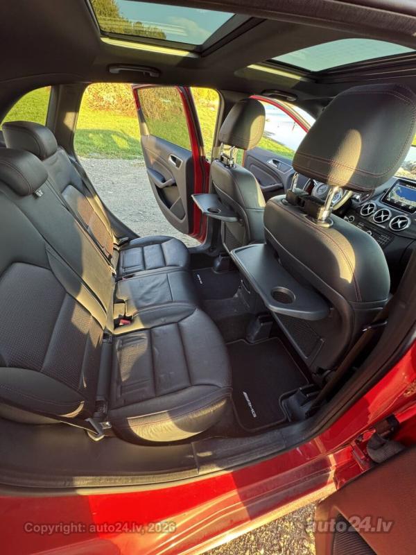 Red Mercedes-Benz B-Class 2017 in Tallinn, with an engine capacity of 2.10 L and mileage of 136 thousand km for 15300 €, photo 3 on AUTOMOTO.COM.LV