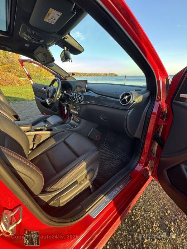 Red Mercedes-Benz B-Class 2017 in Tallinn, with an engine capacity of 2.10 L and mileage of 136 thousand km for 15300 €, photo 5 on AUTOMOTO.COM.LV
