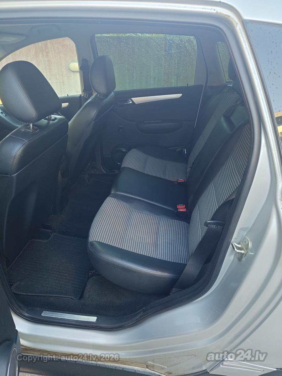 Mercedes-Benz B-Class 2006 in Tallinn, with an engine capacity of 1.70 L and mileage of 231 thousand km for 1900 €, photo 6 on AUTOMOTO.COM.LV