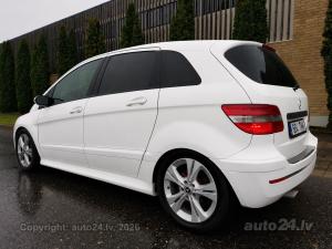 Balts Mercedes-Benz B-Class 2005 Tartu, ar dzinēja tilpumu 2.00 L un nobraukumu 280 tūkst. km par 1390 €, foto 5 vietnē AUTOMOTO.COM.LV