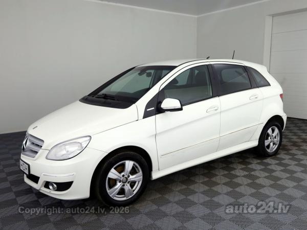 White Mercedes-Benz B-Class 2009 in Tallinn, with an engine capacity of 2.00 L and mileage of 377 thousand km for 1199 €, photo 2 on AUTOMOTO.COM.LV