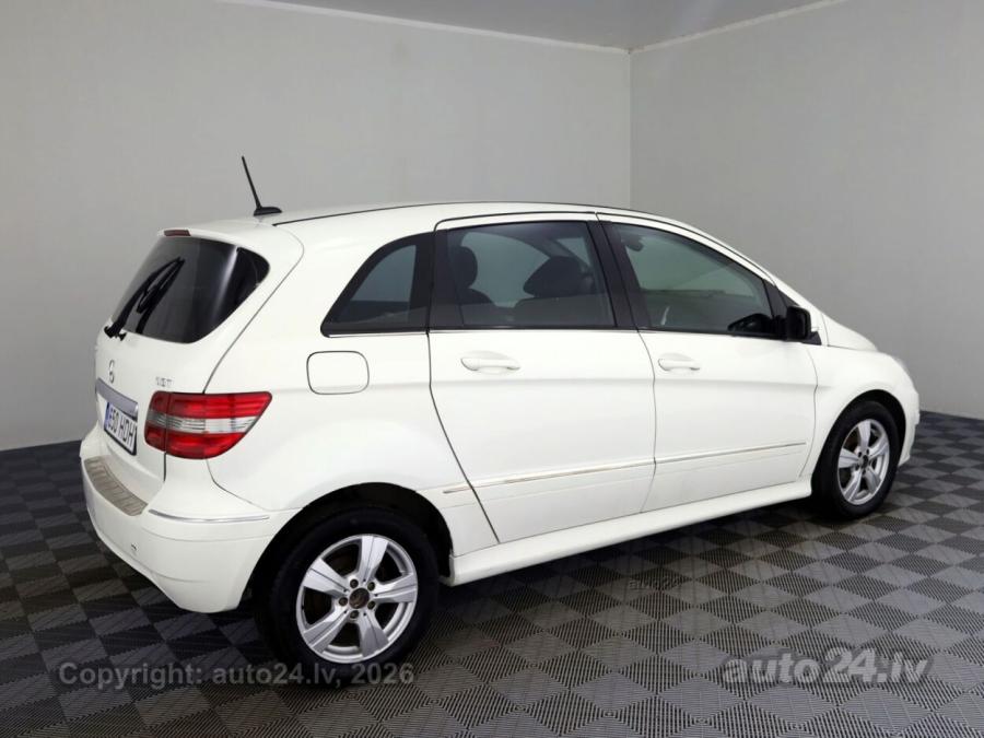White Mercedes-Benz B-Class 2009 in Tallinn, with an engine capacity of 2.00 L and mileage of 377 thousand km for 1199 €, photo 3 on AUTOMOTO.COM.LV