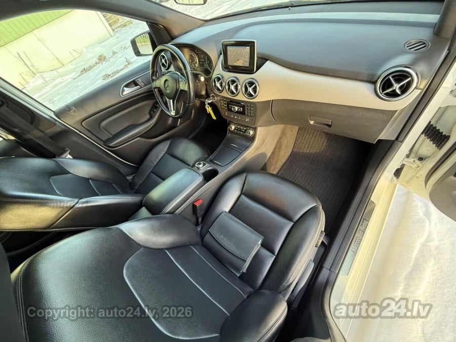 Balts Mercedes-Benz B-Class 2013 Tartu, ar dzinēja tilpumu 1.80 L un nobraukumu 250 tūkst. km par 9199 €, foto 15 vietnē AUTOMOTO.COM.LV