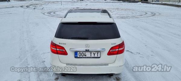 Balts Mercedes-Benz B-Class 2013 Tallina, ar dzinēja tilpumu 1.80 L un nobraukumu 173 tūkst. km par 9900 €, foto 5 vietnē AUTOMOTO.COM.LV