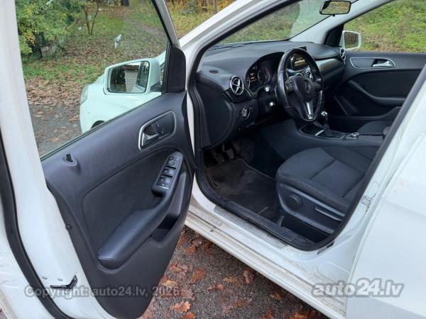 Mercedes-Benz B-Class 2013 Tallina vietnē Balts Mercedes-Benz B-Class 2013 Tallina, ar dzinēja tilpumu 1.50 L un nobraukumu 395 tūkst. km par 5300 €, foto 7 vietnē AUTOMOTO.COM.LV