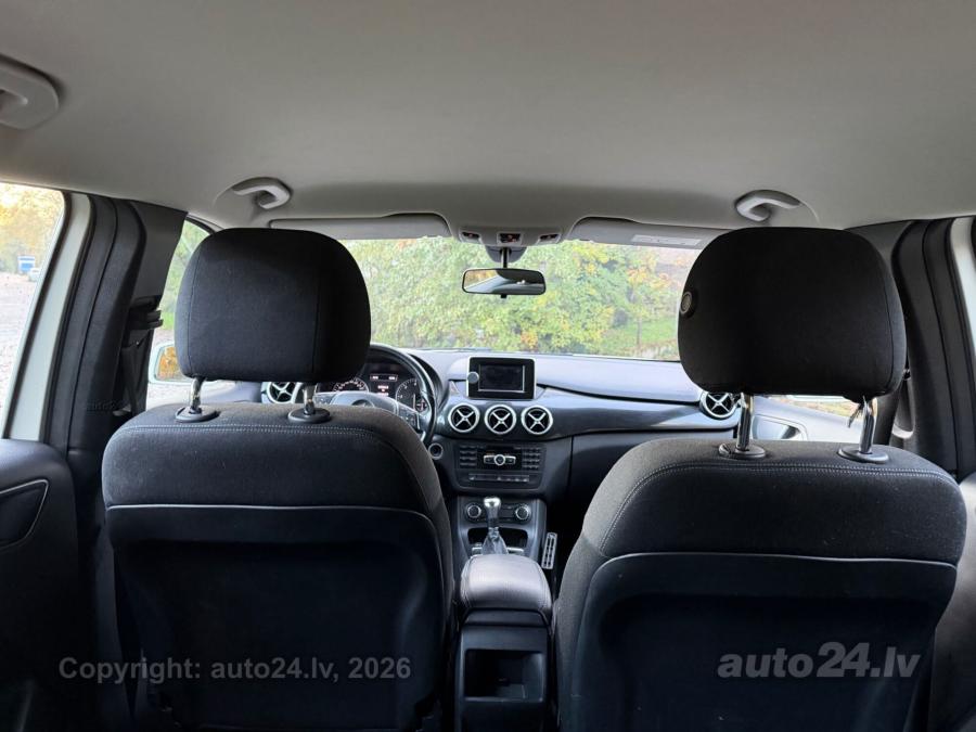 White Mercedes-Benz B-Class 2013 in Tallinn, with an engine capacity of 1.50 L and mileage of 395 thousand km for 5300 €, photo 12 on AUTOMOTO.COM.LV