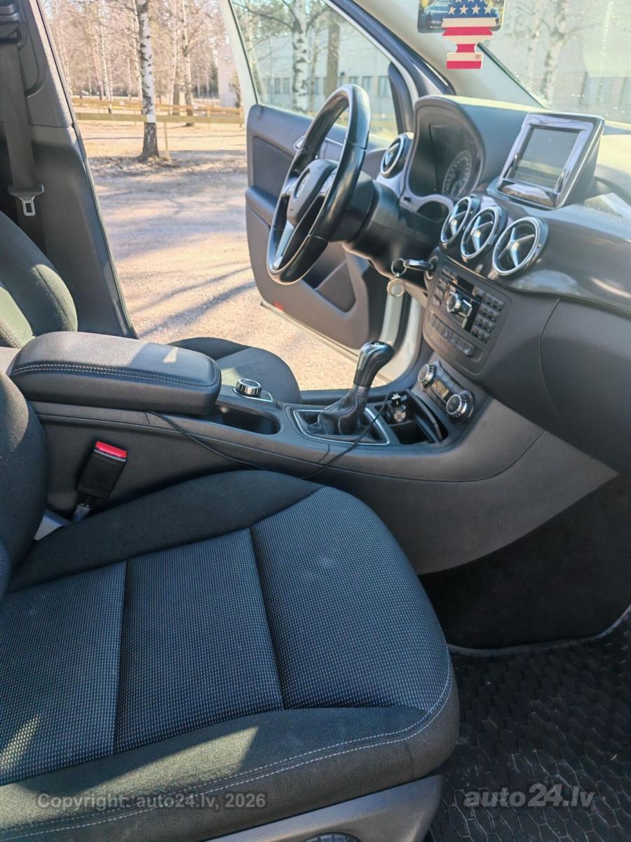 Balts Mercedes-Benz B-Class 2014 Tartu, ar dzinēja tilpumu 1.50 L un nobraukumu 302 tūkst. km par 6399 €, foto 8 vietnē AUTOMOTO.COM.LV