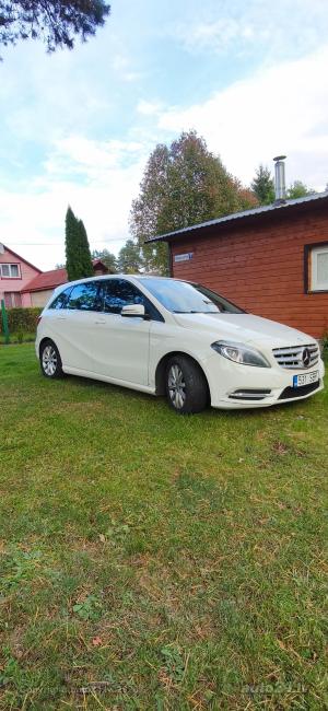 Mercedes-Benz B-Class 2014 Tallina vietnē Balts Mercedes-Benz B-Class 2014 Tallina, ar dzinēja tilpumu 1.50 L un nobraukumu 312 tūkst. km par 6100 €, foto 1 vietnē AUTOMOTO.COM.LV